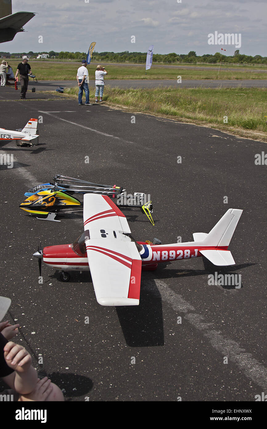 Flugzeugmodell hi-res stock photography and images - Alamy