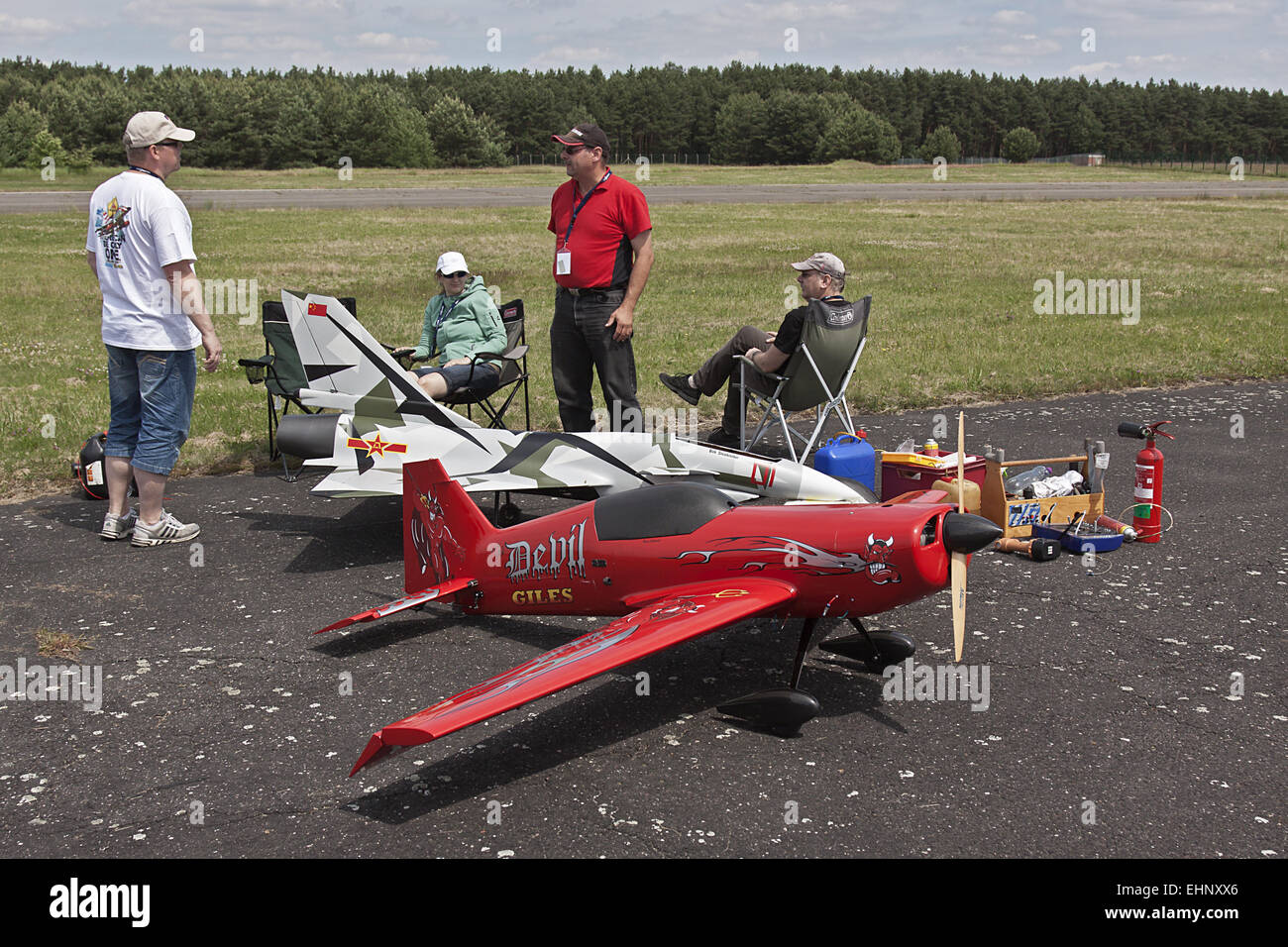 Modellflugzeuge hi-res stock photography and images - Alamy