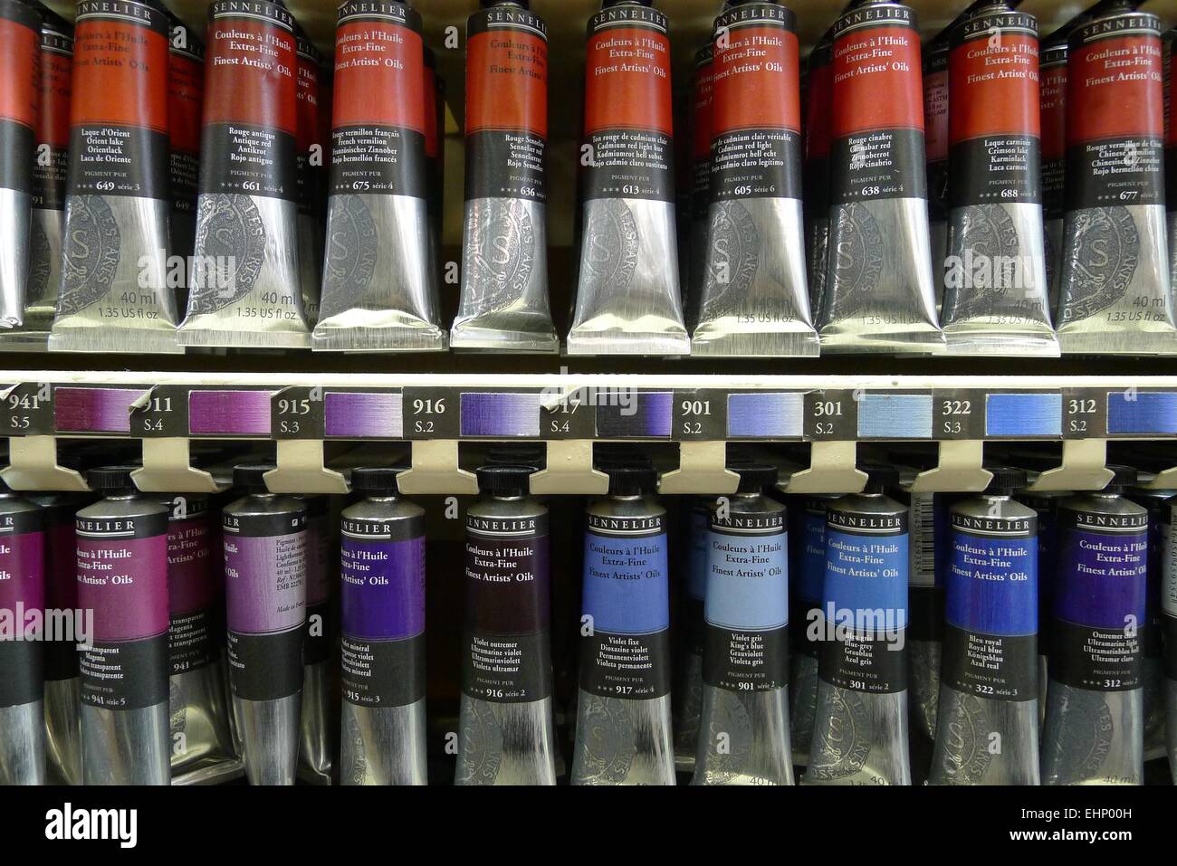 Artist paint tubes hi-res stock photography and images - Alamy