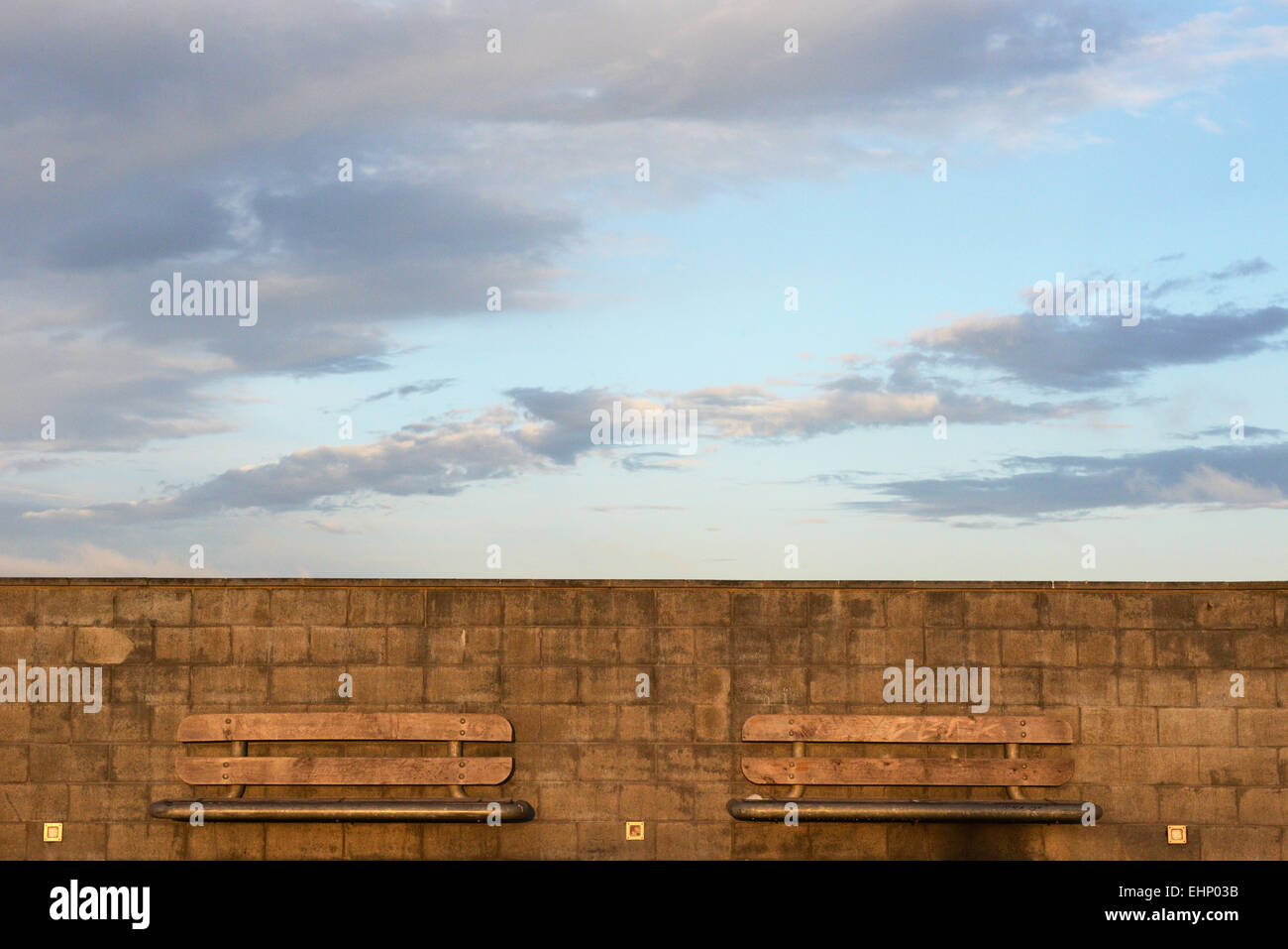 Empty benches hi-res stock photography and images - Alamy