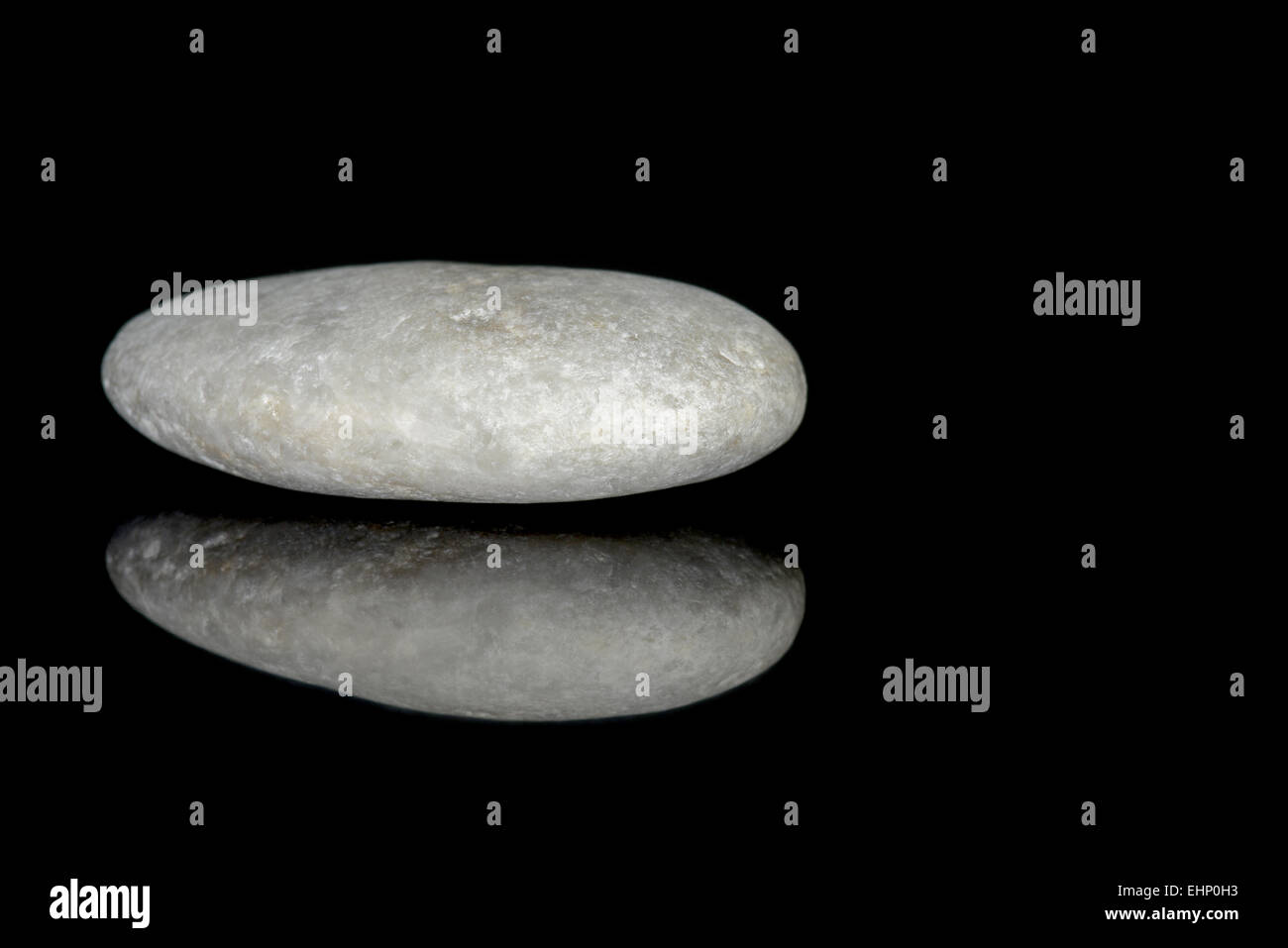 Black background stones hi-res stock photography and images - Alamy