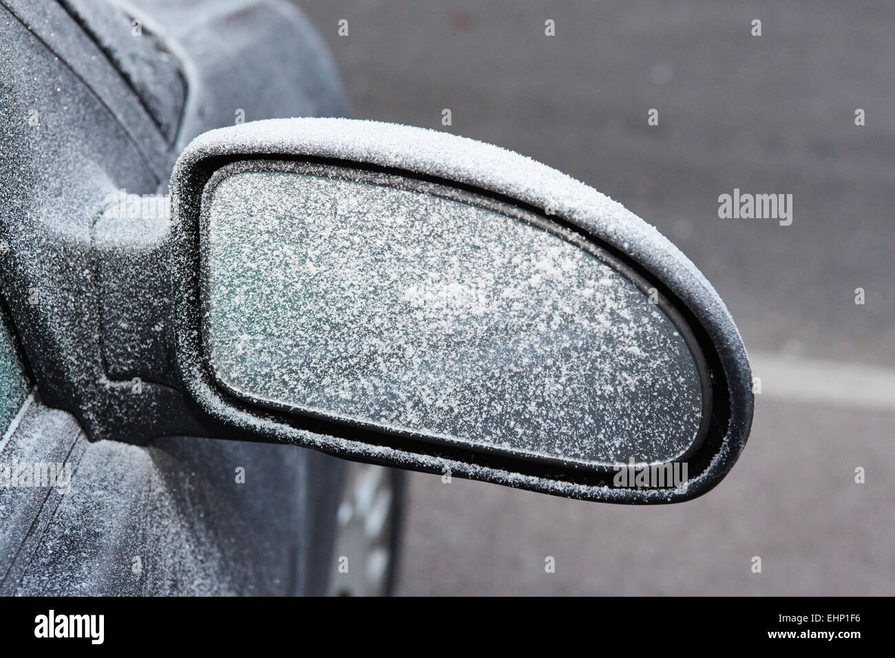 Frozen car wing mirror hi-res stock photography and images - Alamy