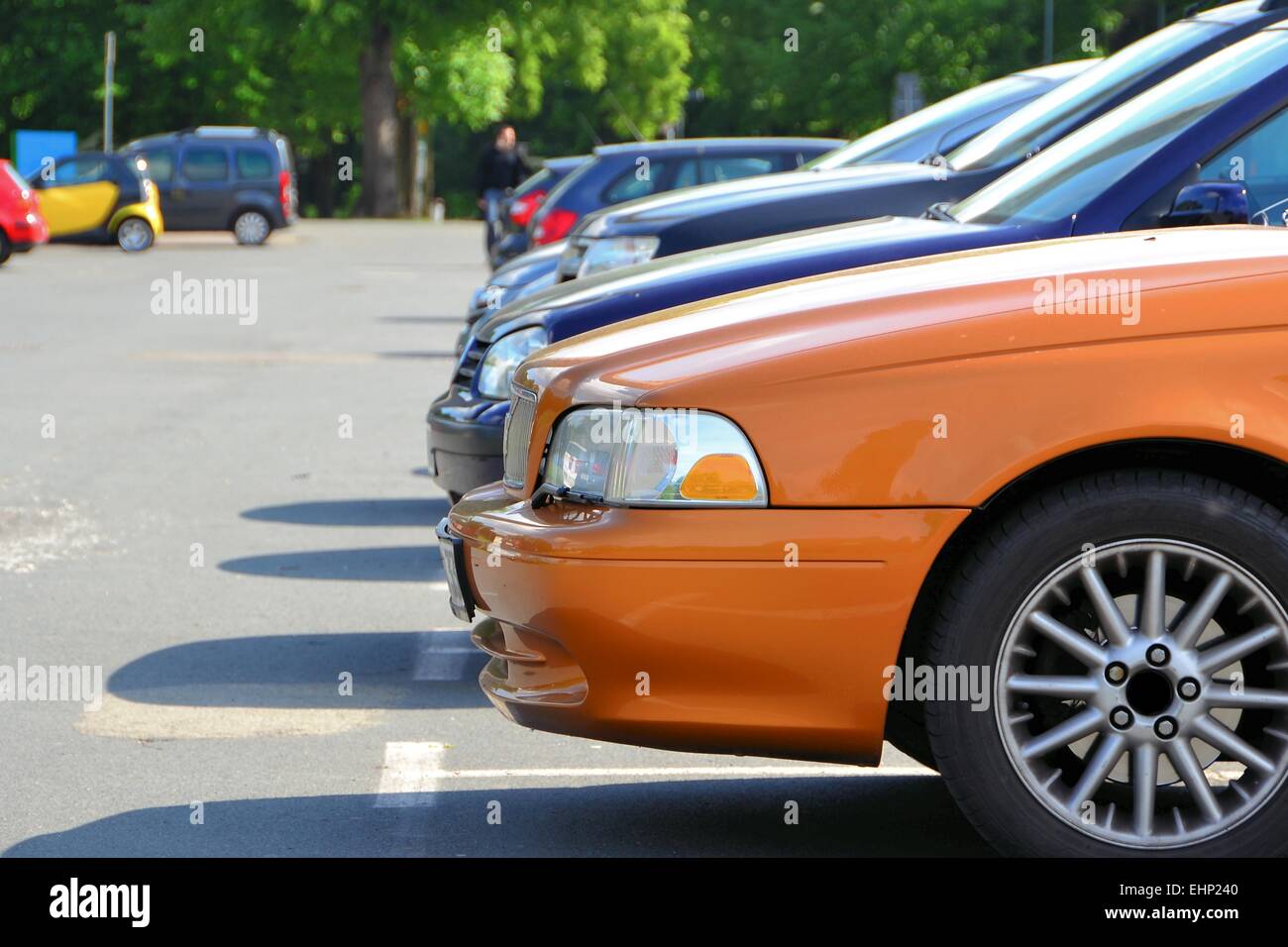 Cars roadside hi-res stock photography and images - Alamy