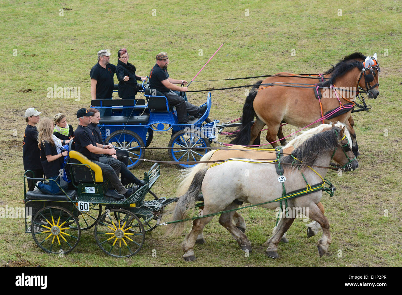 Racing in hi-res stock photography and images - Alamy
