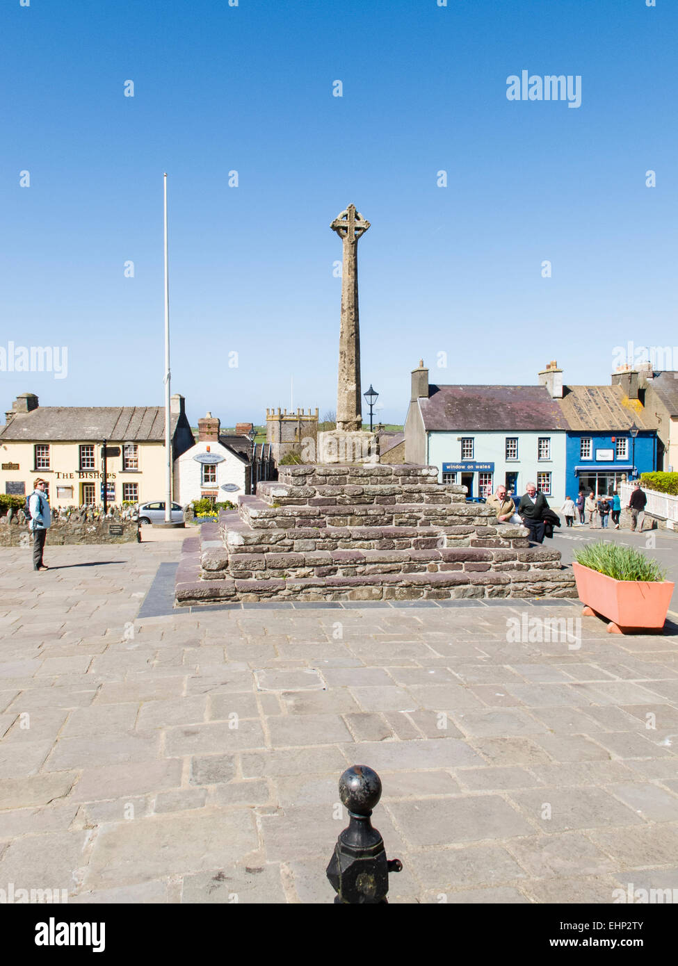 Celtic Cross in Cross Square, St David's Wales Stock Photo - Alamy