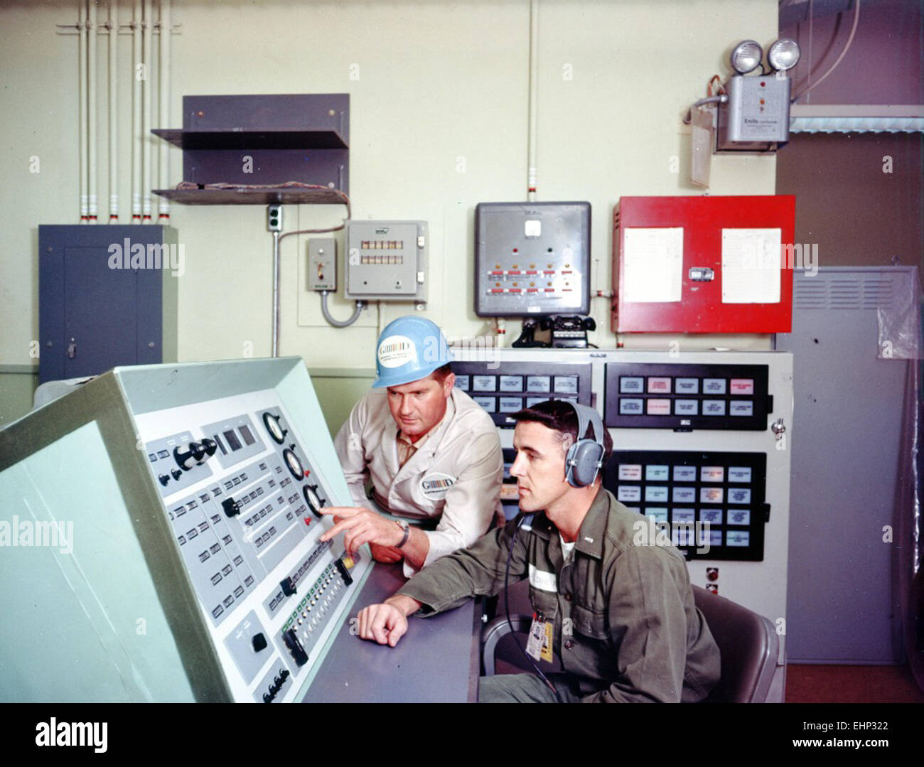 Missile control console hi-res stock photography and images - Alamy