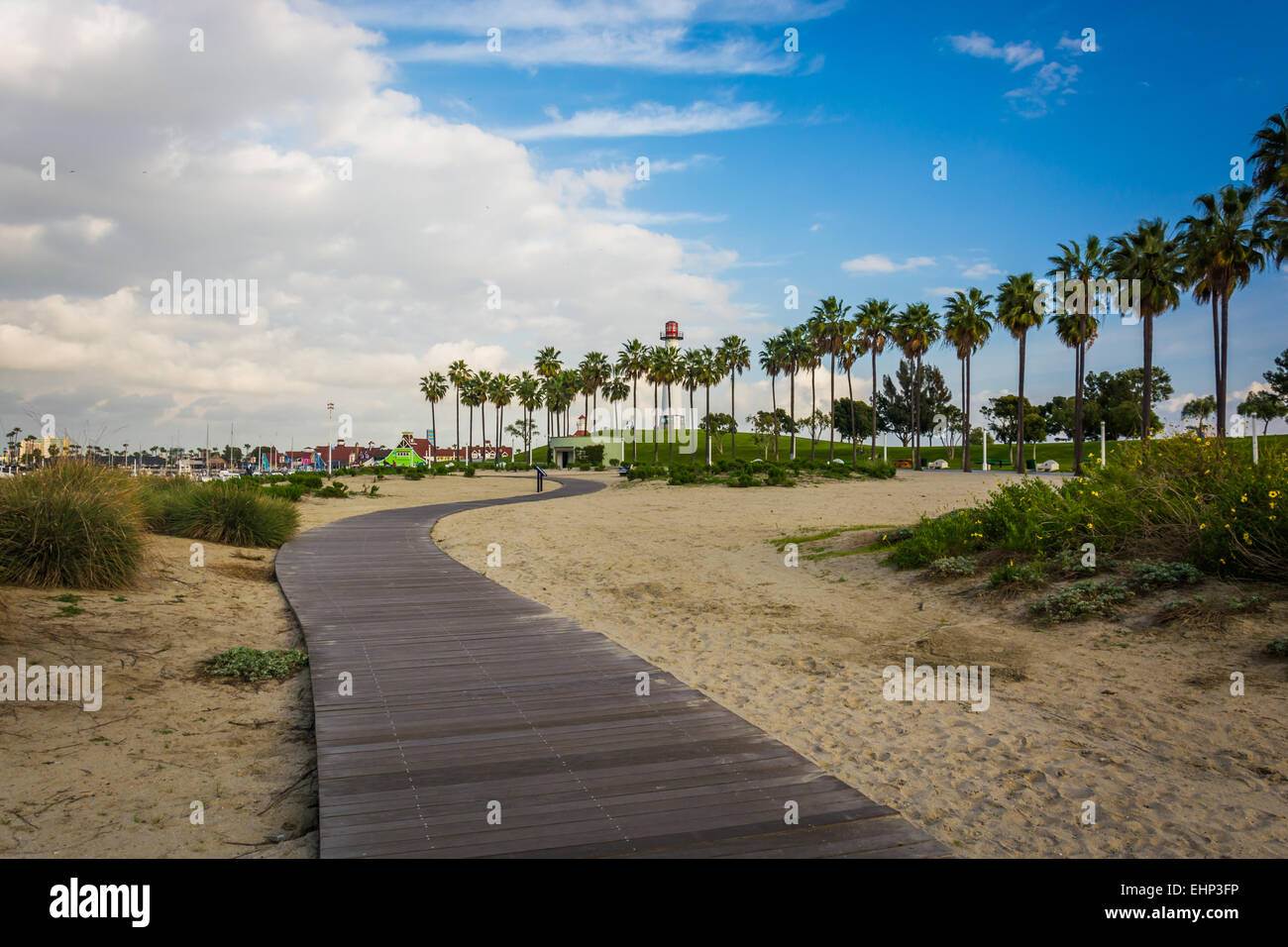 Walkway through sand at Shoreline Aquatic Park, in Long Beach ...