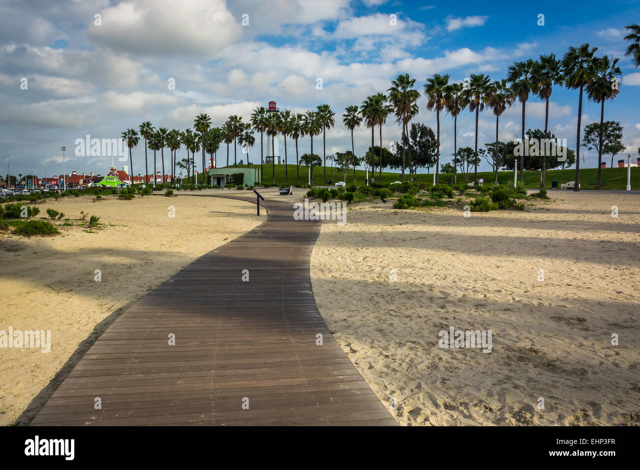 Walkway through sand at Shoreline Aquatic Park, in Long Beach ...