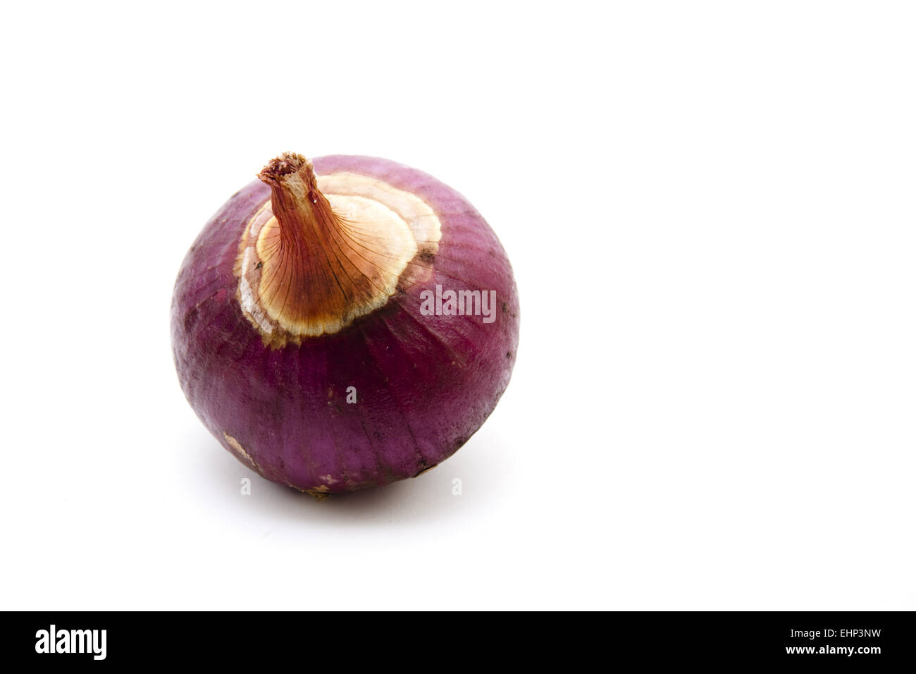 Red onion raw Stock Photo - Alamy