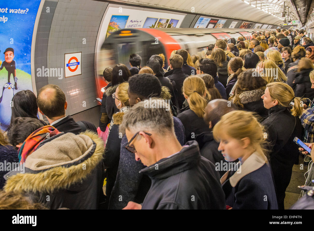 London underground announcements hi-res stock photography and images ...