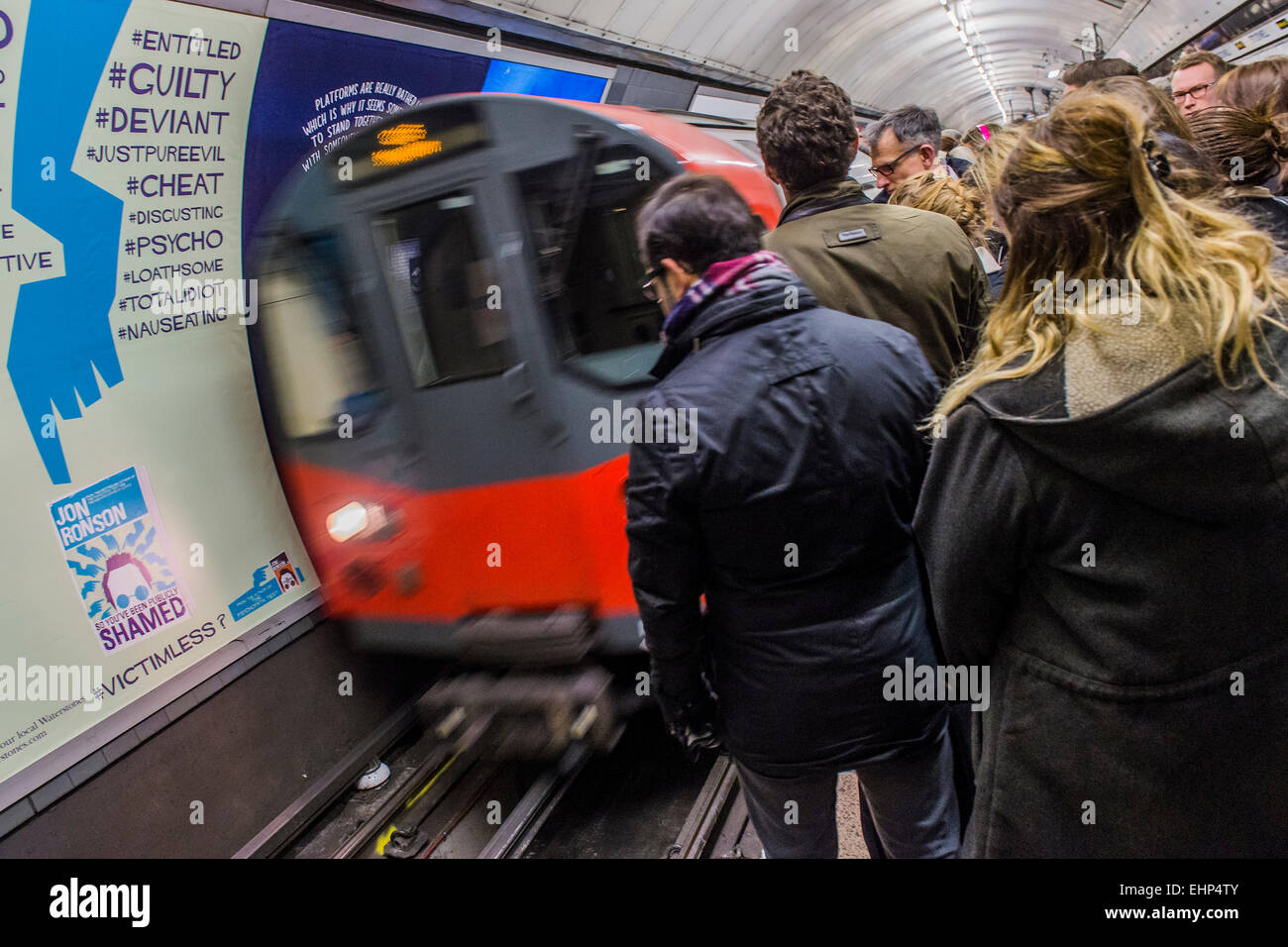 London underground announcements hi-res stock photography and images ...