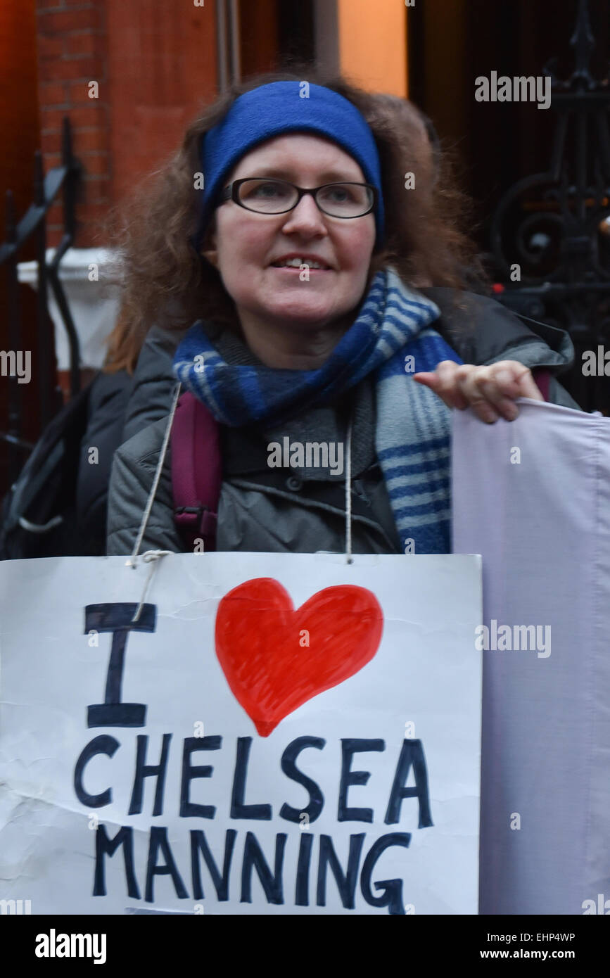 London, UK. 16th March, 2015. Nosies Supporters shouting free # ...