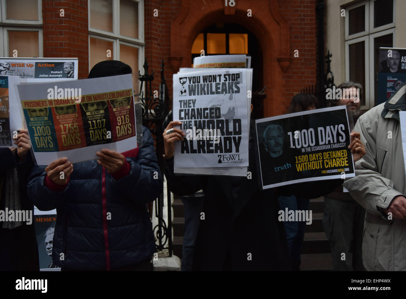 London, UK. 16th March, 2015. Nosies Supporters shouting free # ...