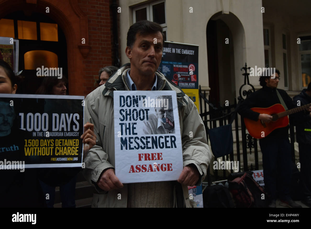 London, UK. 16th March, 2015. Nosies Supporters shouting free # ...