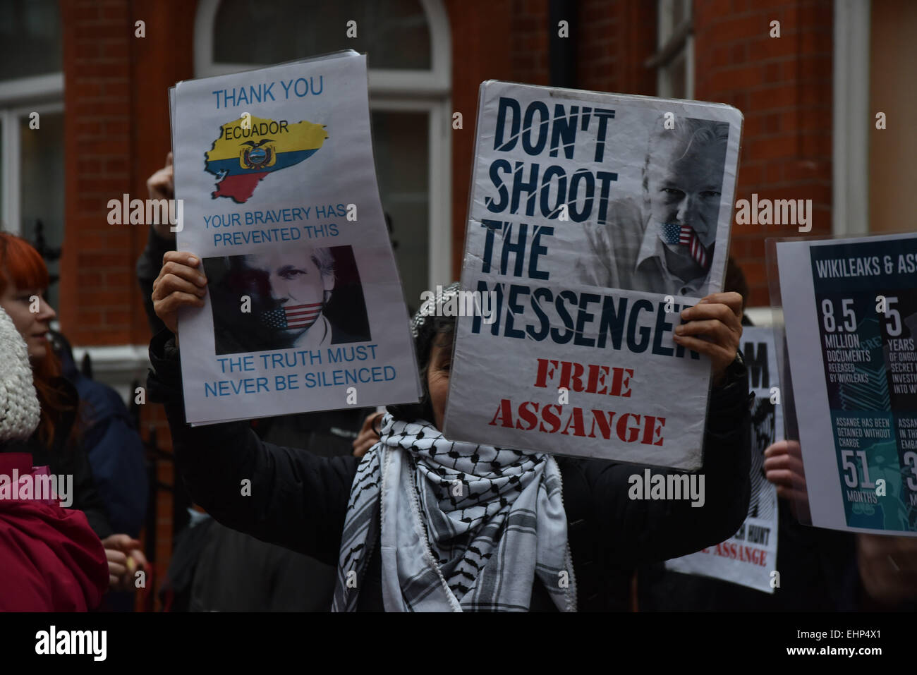 London, UK. 16th March, 2015. Nosies Supporters shouting free # ...