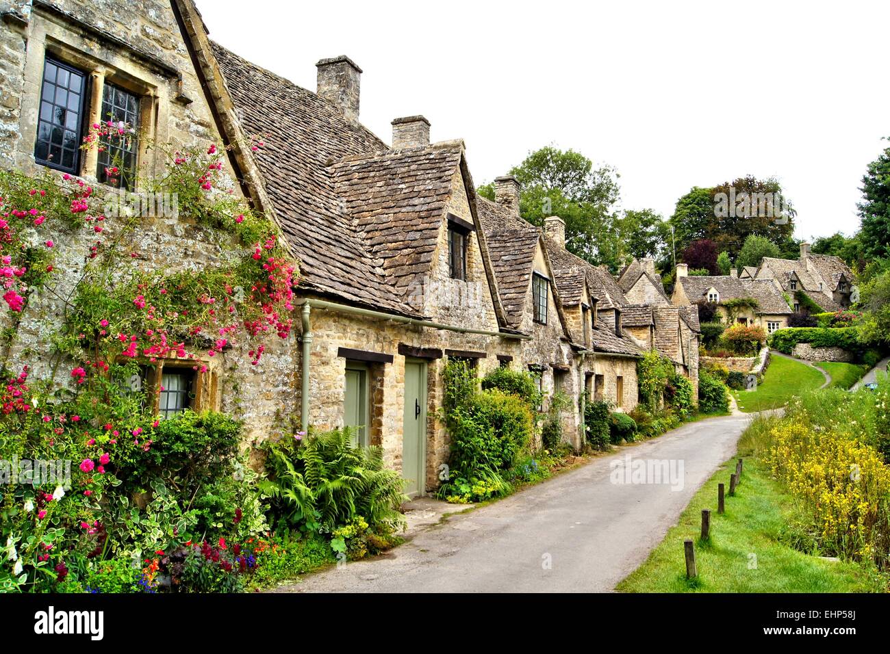 Stone houses in bibury hi-res stock photography and images - Alamy