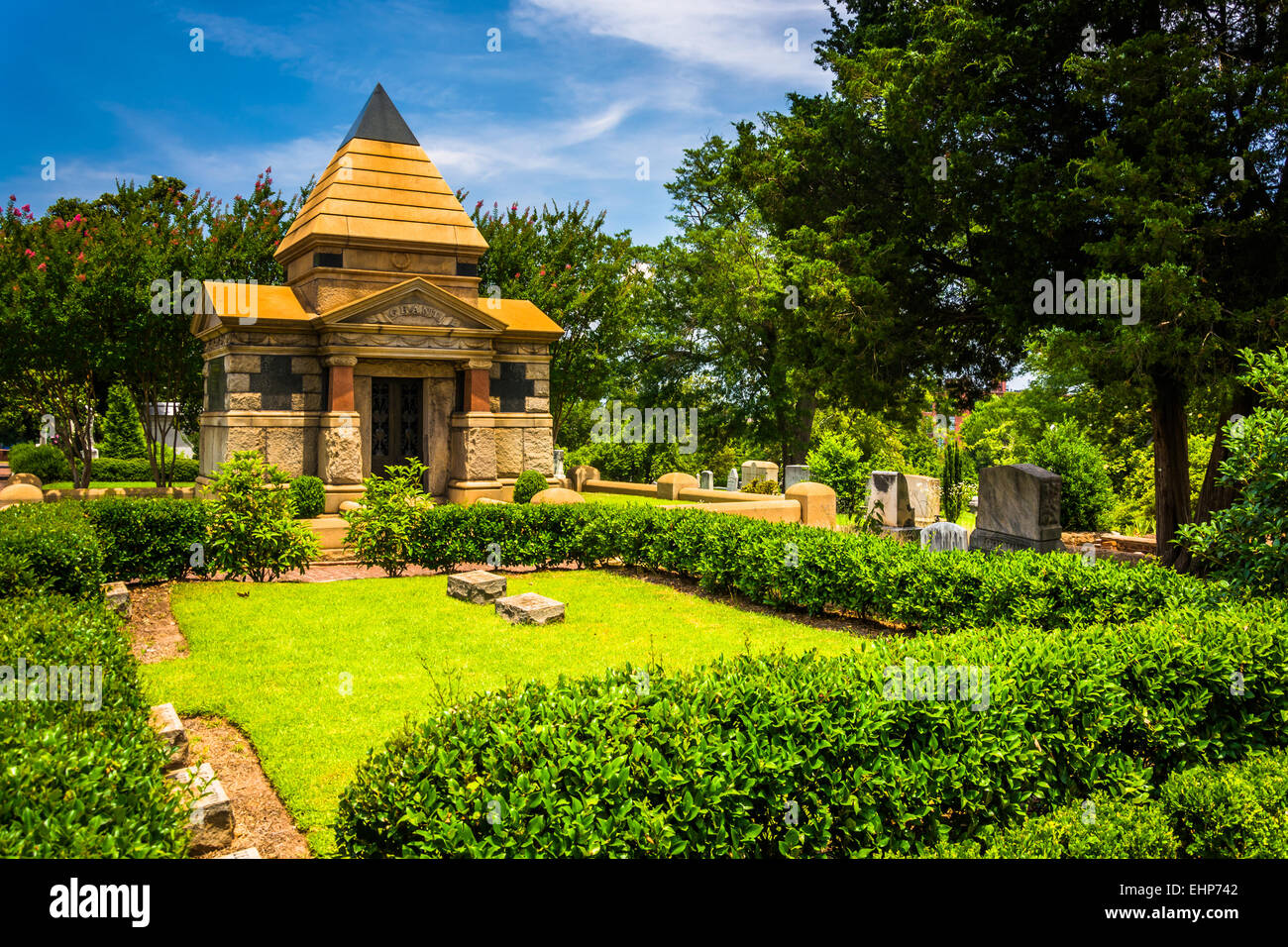 Historic Oakland Cemetery High Resolution Stock Photography and Images ...