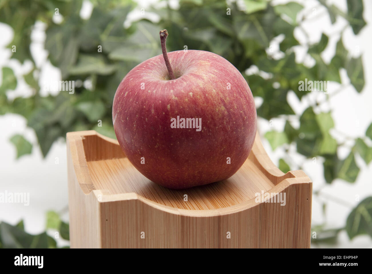 Apple box hi-res stock photography and images - Alamy