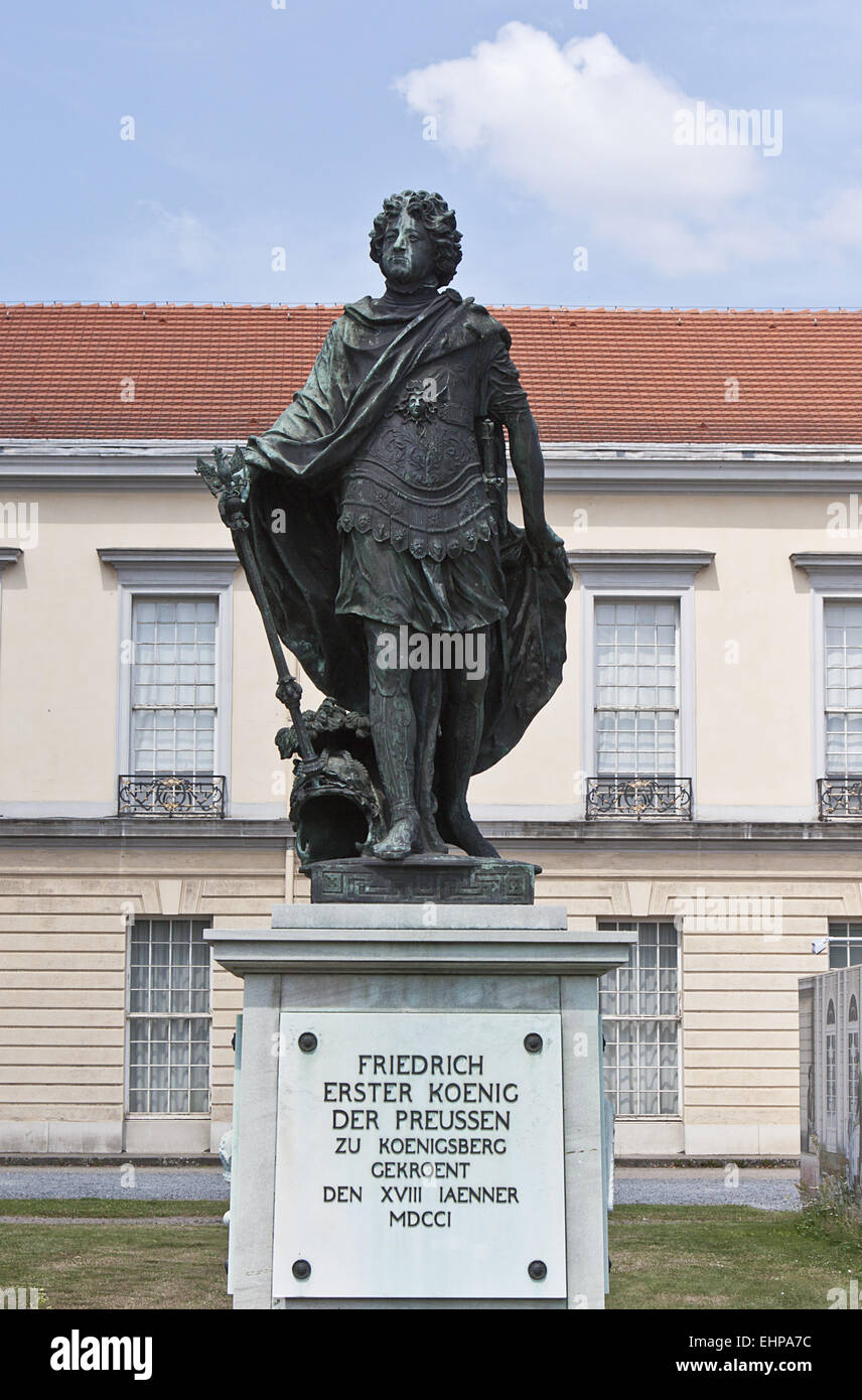 Berliner schloss skulptur hi-res stock photography and images - Alamy