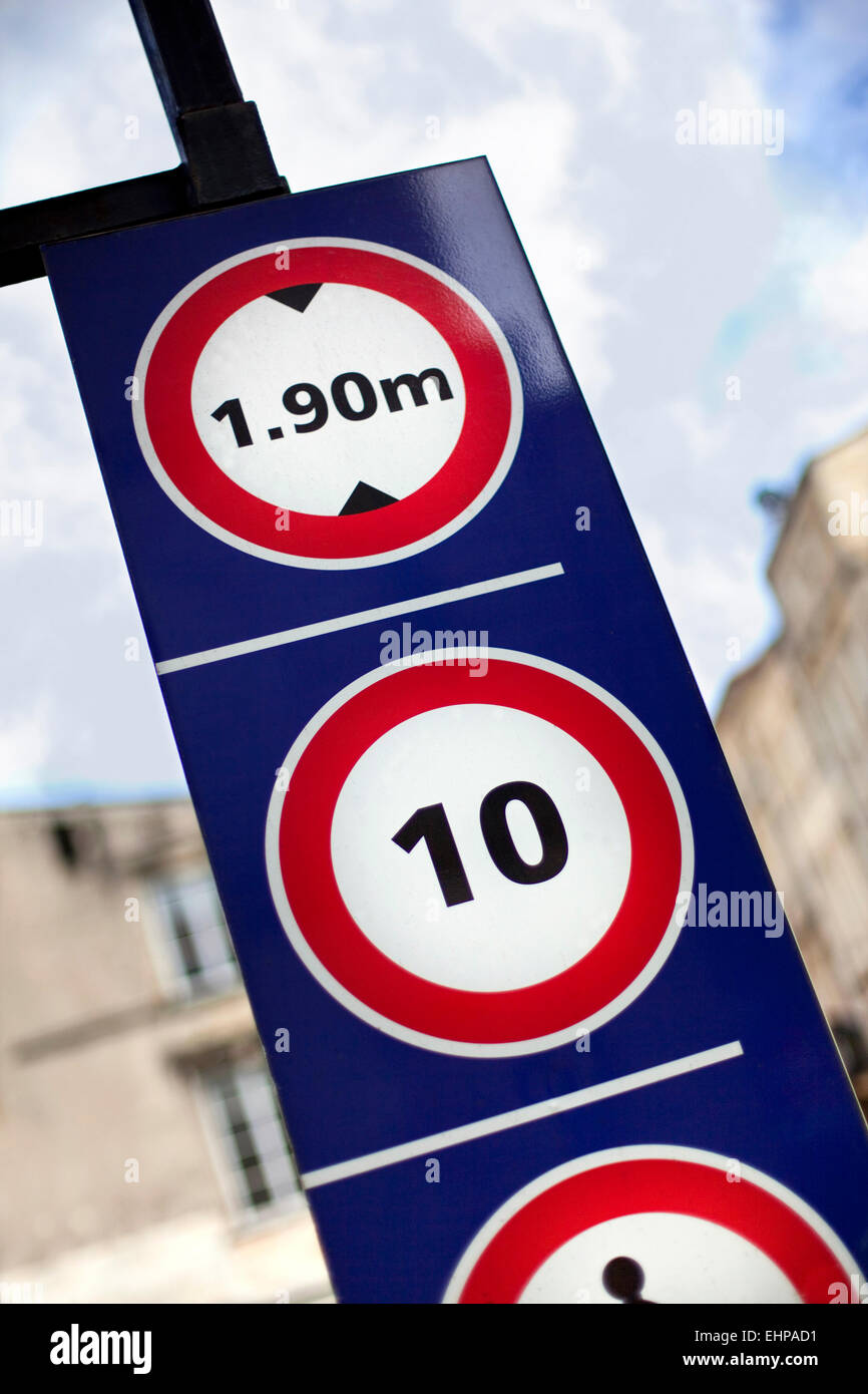 Town parking restriction hi-res stock photography and images - Alamy