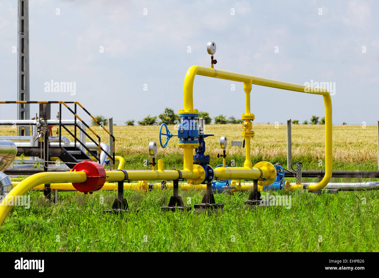 Silver pipes metal plumbing hi-res stock photography and images - Alamy