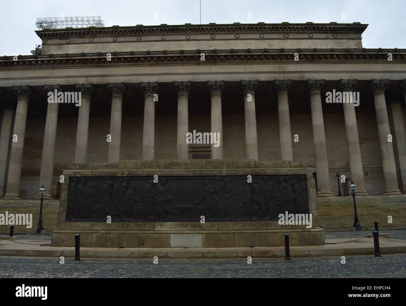 a building with lots of column Stock Photo - Alamy