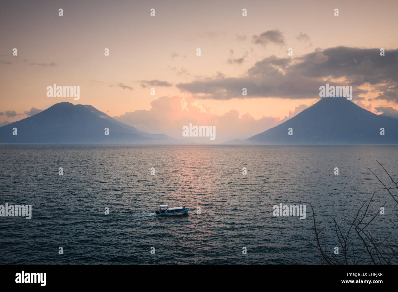 Lago atitlan hi-res stock photography and images - Alamy