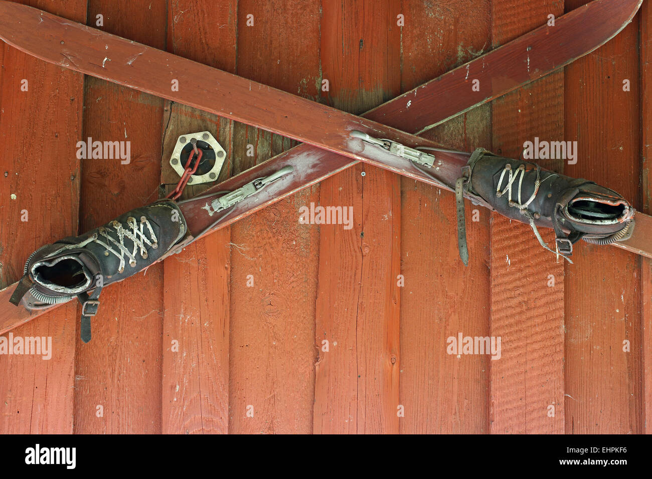 Antike skier hi-res stock photography and images - Alamy