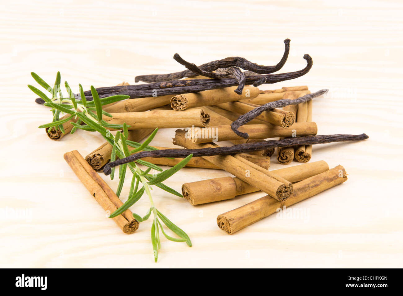 Cinnamon and vanilla hi-res stock photography and images - Alamy