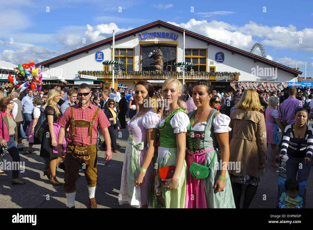 Women in traditional bavarian clothes hi-res stock photography and ...