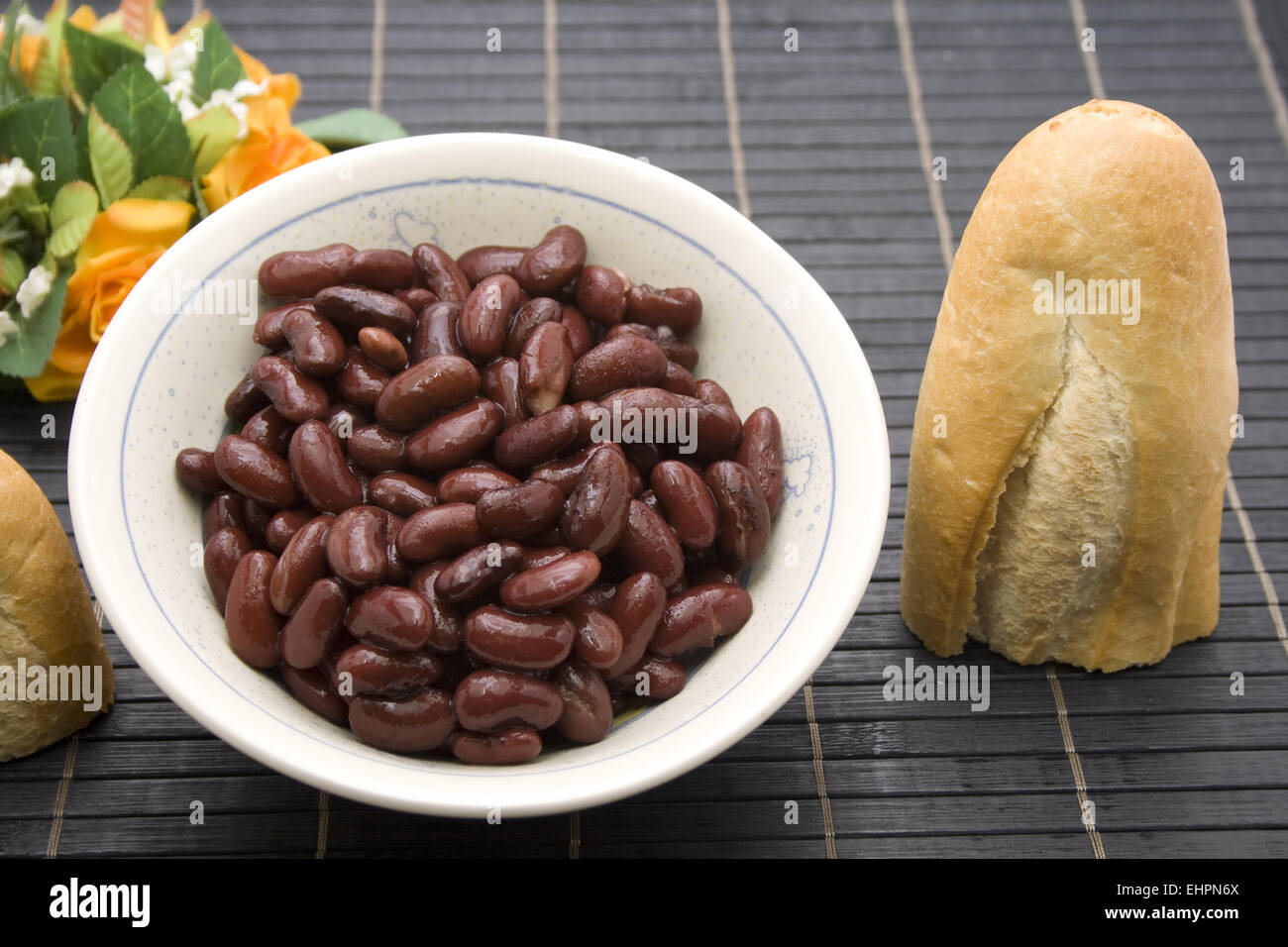 Kidney beans with bread Stock Photo - Alamy