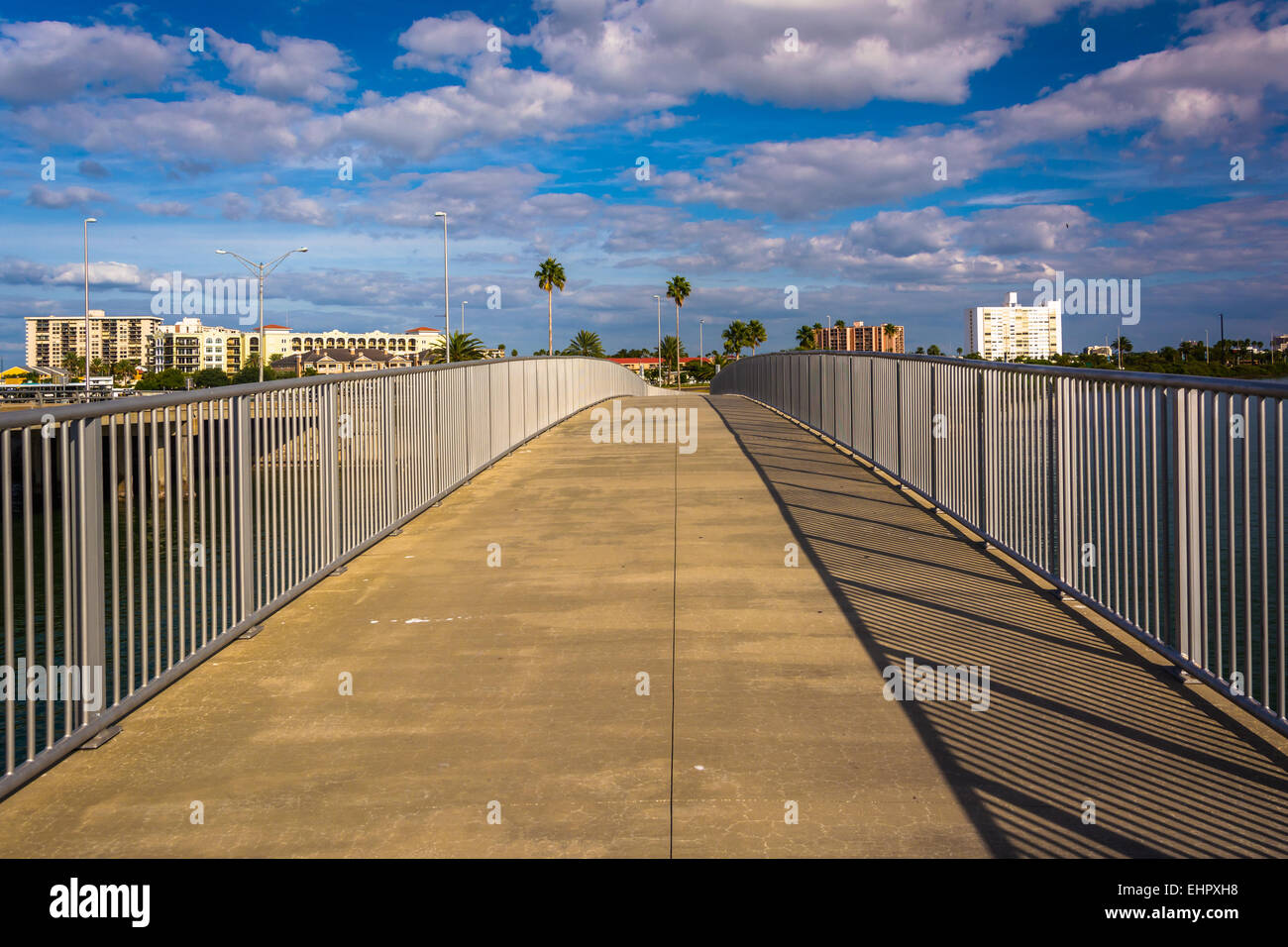 Pedestrian bridge over the Intracoastal Waterway in Clearwater Beach ...