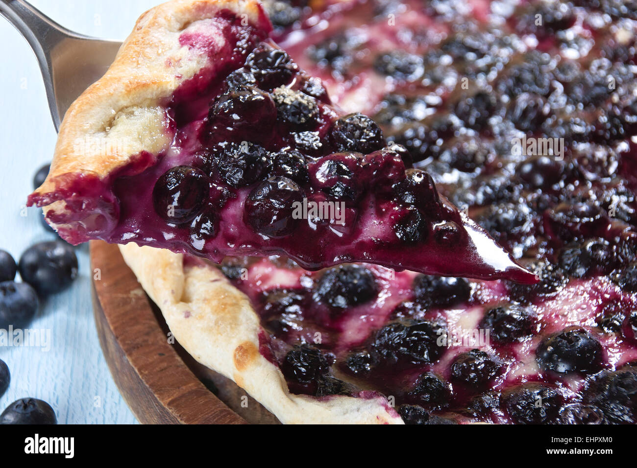 Flaming cake hi-res stock photography and images - Alamy