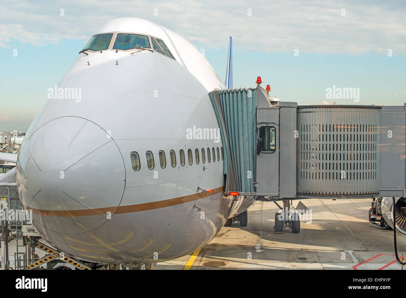 Aerobridge airbridge hi-res stock photography and images - Alamy