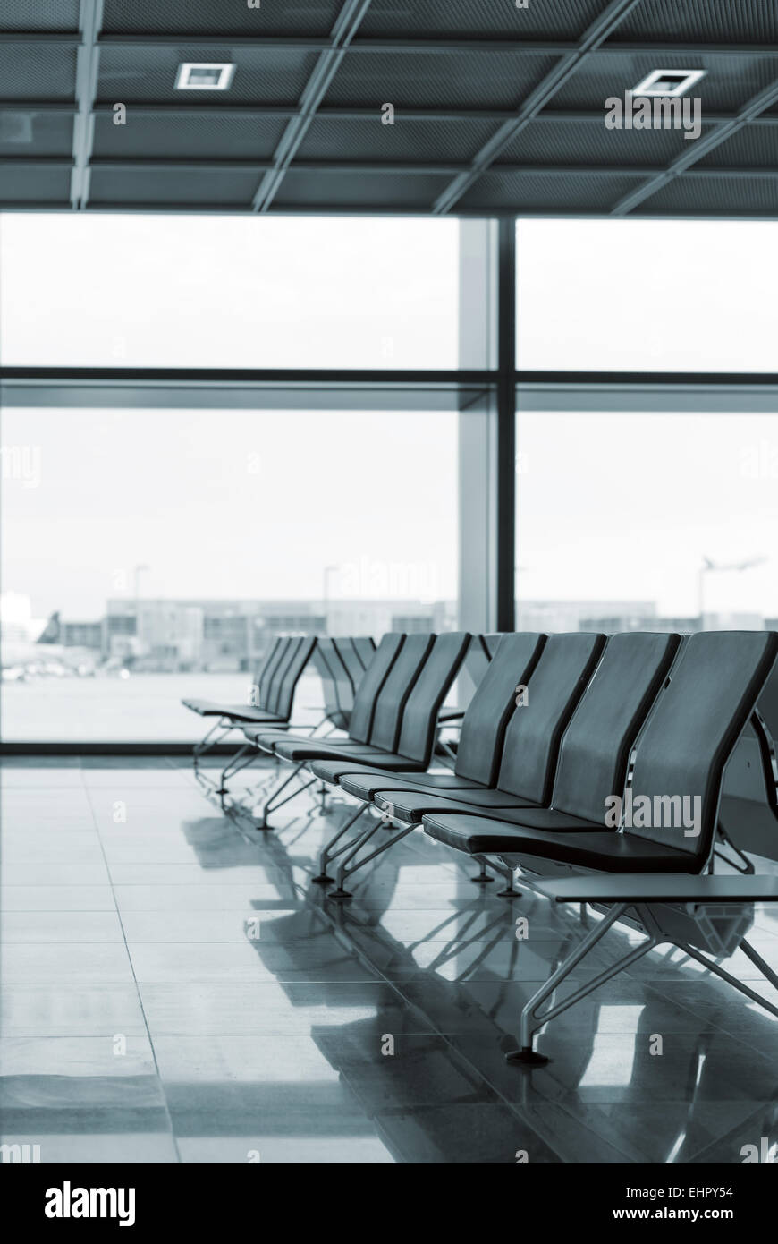 Airport terminal seats hi-res stock photography and images - Alamy