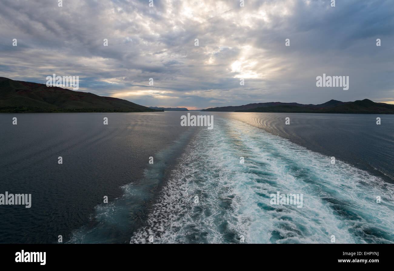 Wake of a Cruise ship sailing the Pacific islands Stock Photo - Alamy