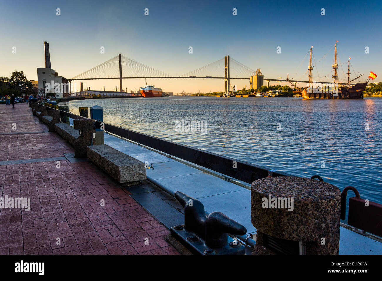 Talmadge Memorial Bridge over the Savannah River in Savannah, Georgia ...