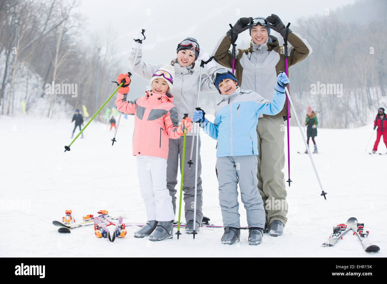 Family ski joy hi-res stock photography and images - Alamy