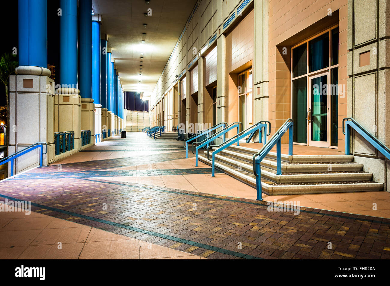 Tampa convention center building hi-res stock photography and images ...