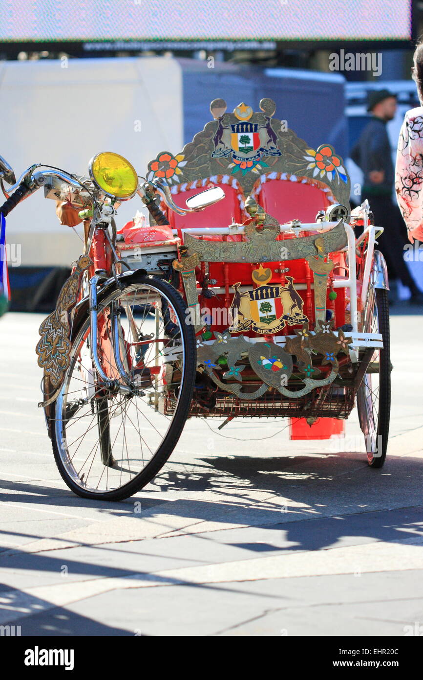 Three wheeled bike bicycle cycle hi-res stock photography and images ...