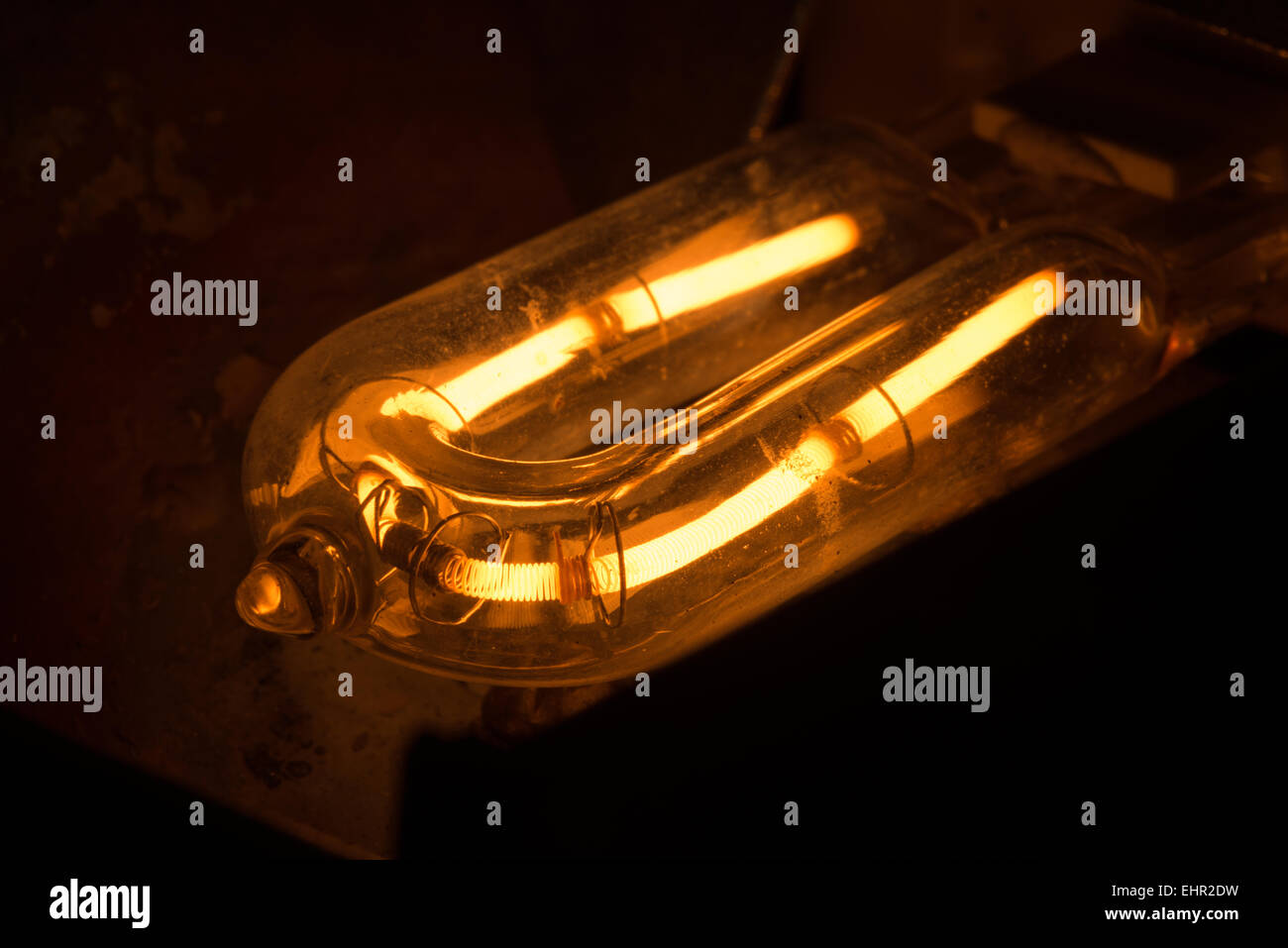 Continuous light source hi-res stock photography and images - Alamy