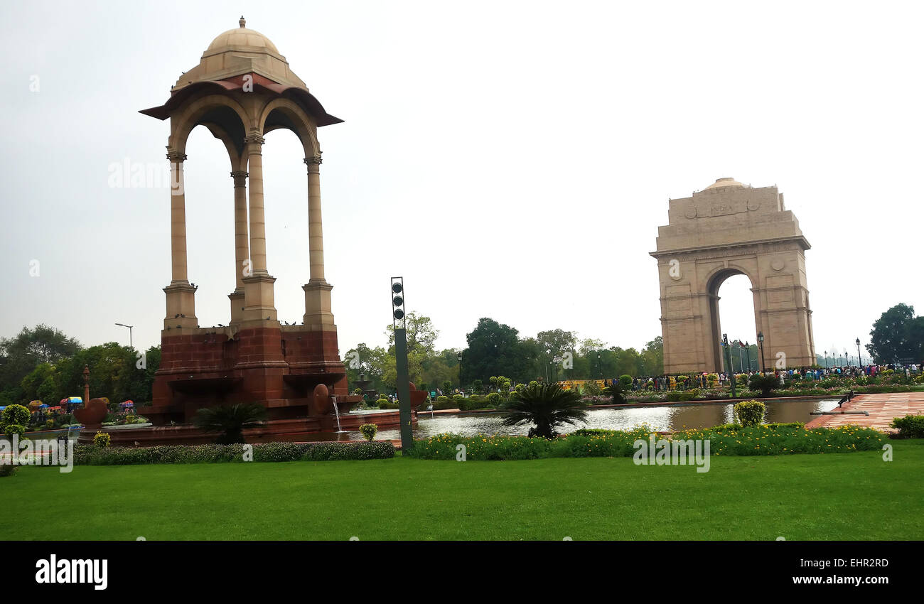 People are visiting historical Monumental victory gate at Raj-path road ...