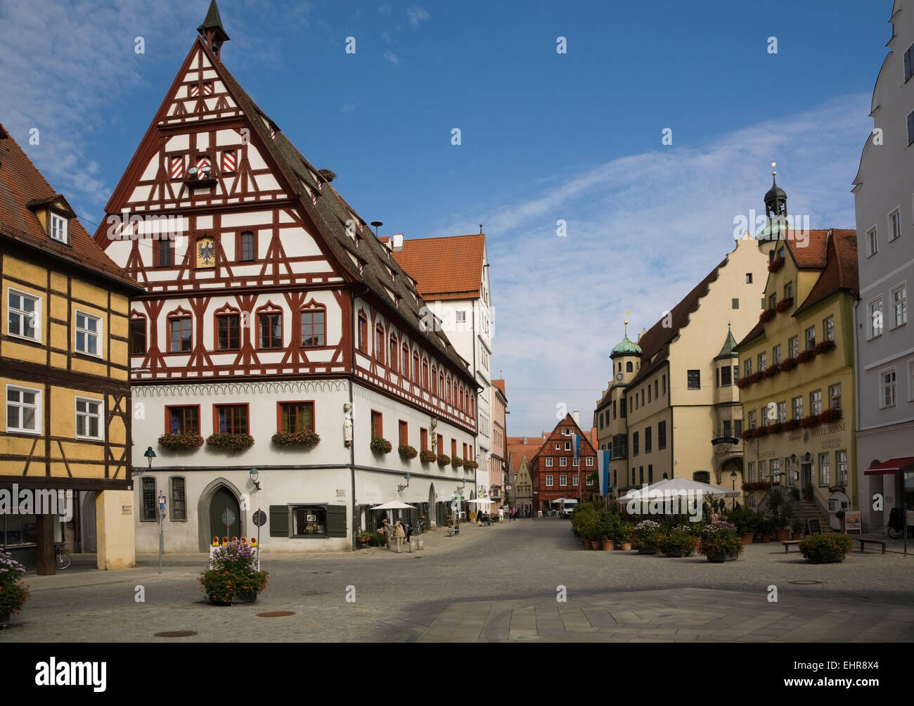 Street scene medieval buildings hi-res stock photography and images - Alamy