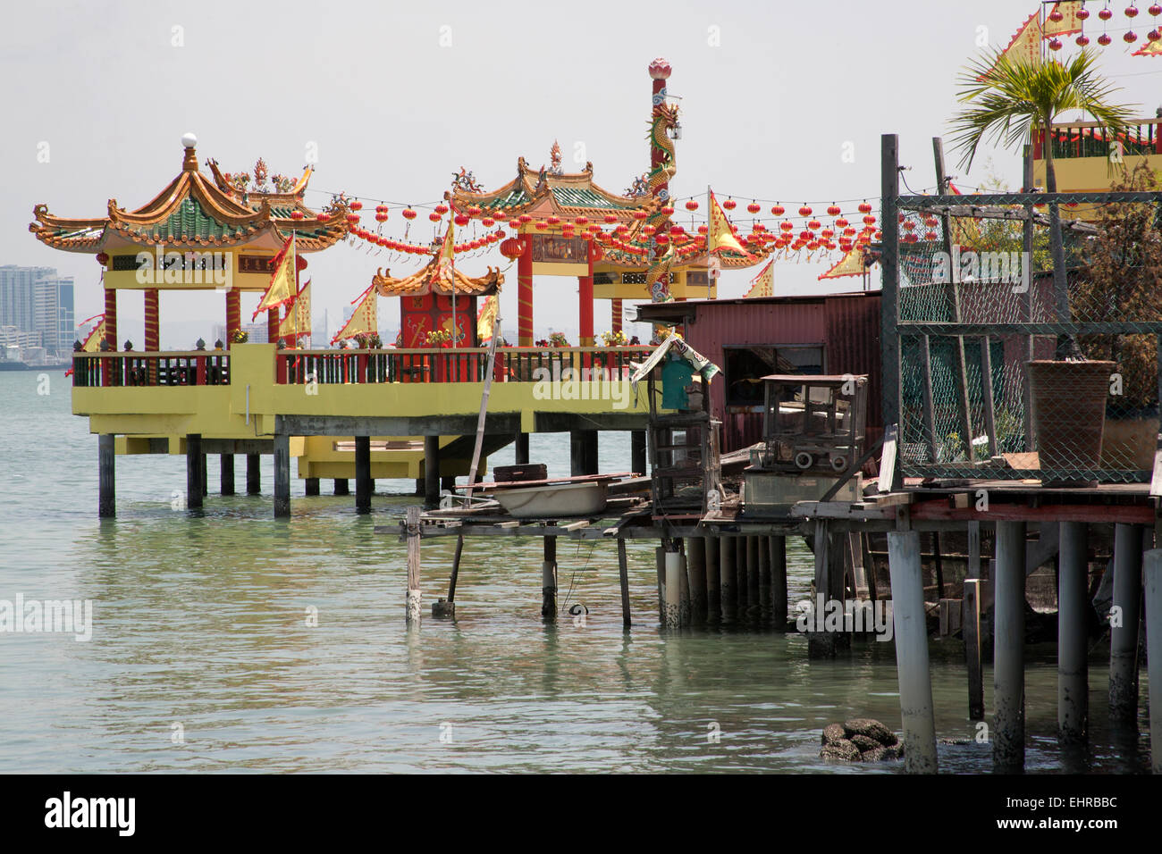 Taoist houses hi-res stock photography and images - Alamy