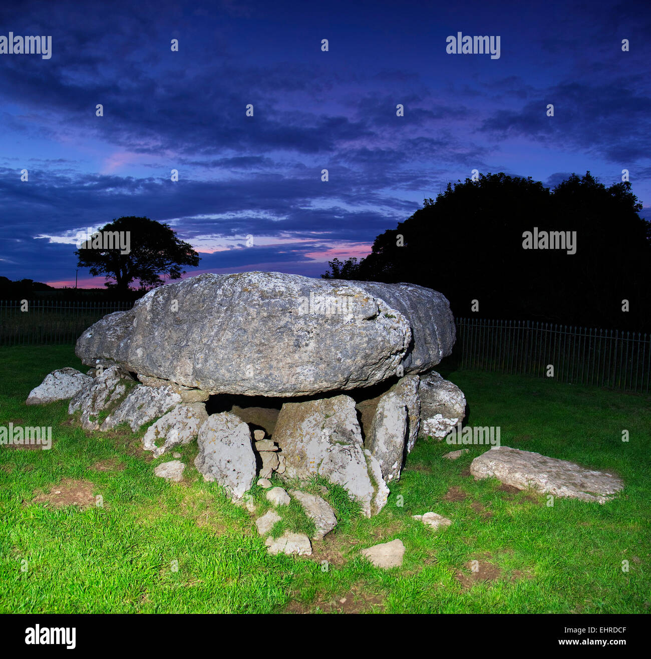 Lligwy Burial Chamber High Resolution Stock Photography and Images - Alamy