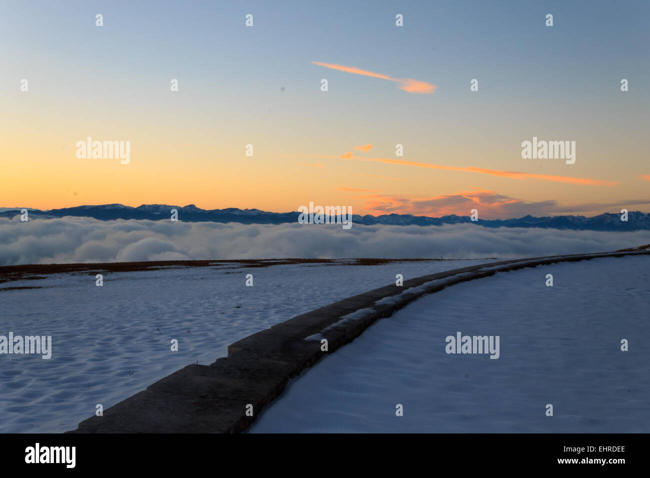 Lines on snow Stock Photo - Alamy