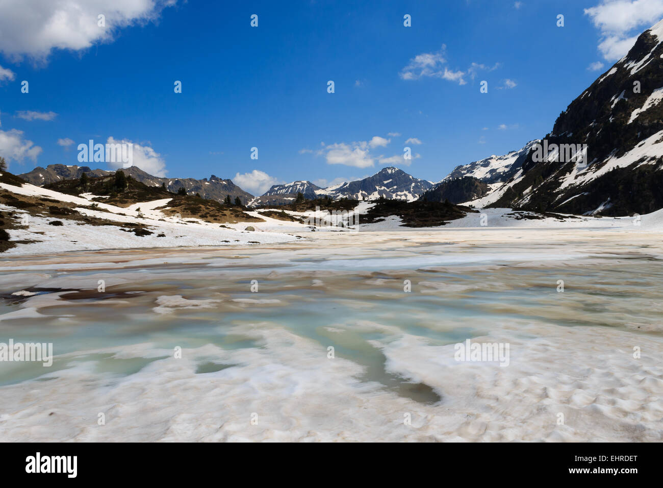 Frozen blue lake hi-res stock photography and images - Alamy