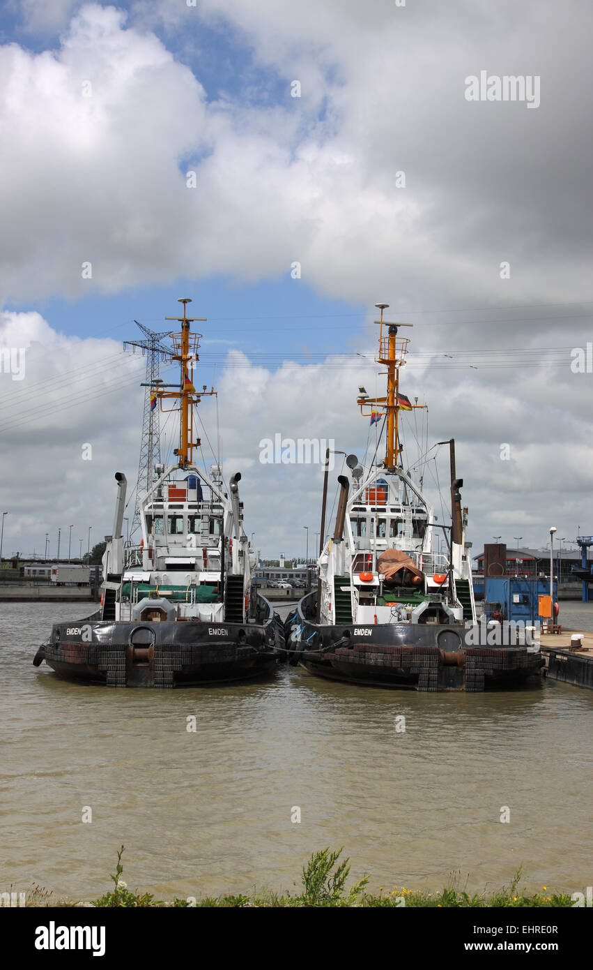 Harbor tugs hi-res stock photography and images - Alamy