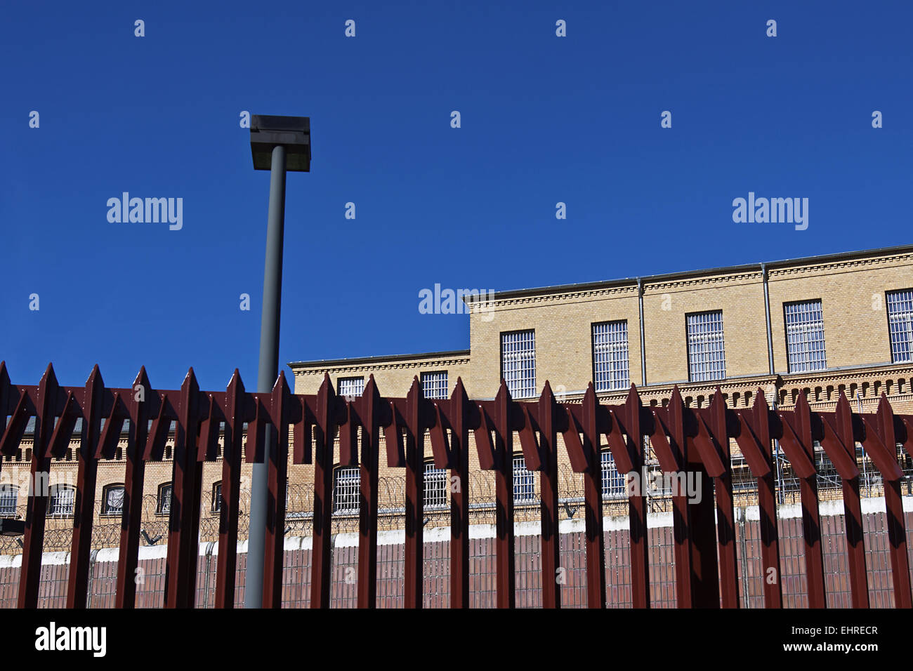 Metropolitan correctional center hi-res stock photography and images ...