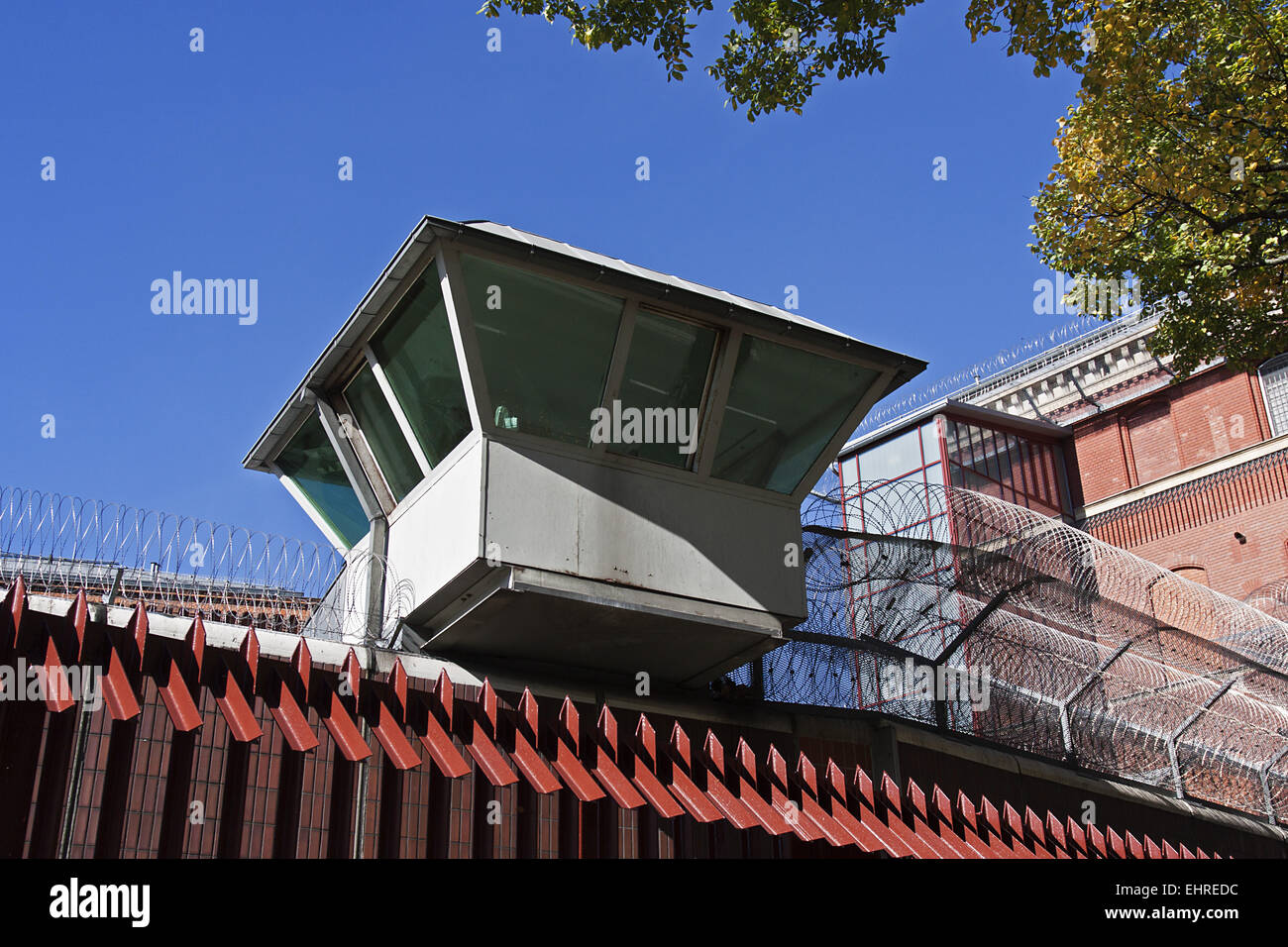 Metropolitan correctional center hi-res stock photography and images ...